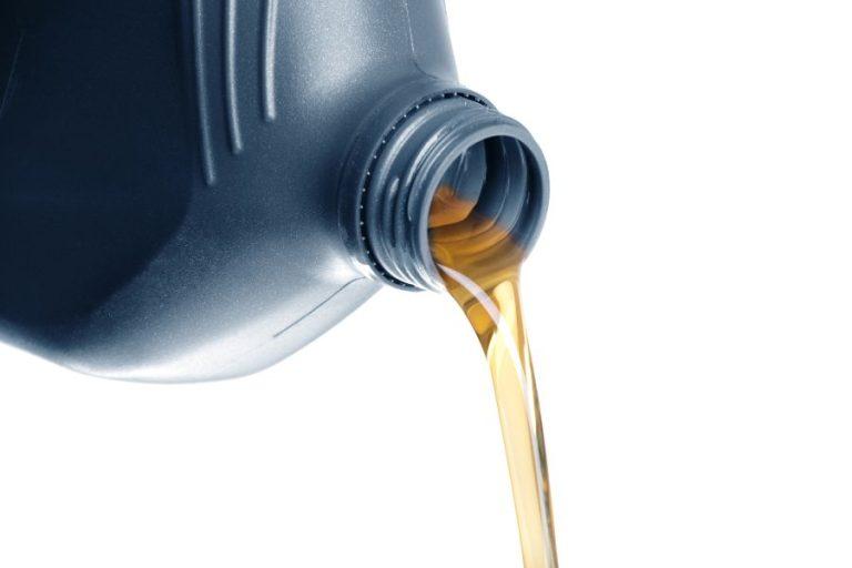 How To Lubricate a Ceiling Fan? - IndoorClime